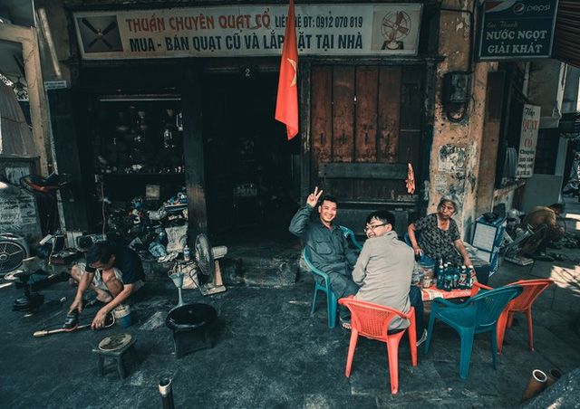 "Tra da via he" Tea on street - a chastity beauty of Hanoi - Foodie ...